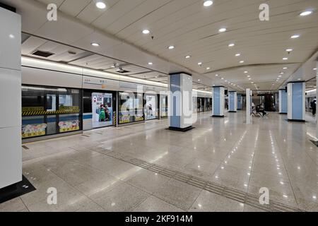SHANGHAI, CHINA - NOVEMBER 17, 2022 - Nanjing Road in a light rain at ...