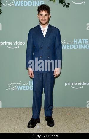 16 November 2022 -Los Angeles, California - Kristen Bell, Claire ...