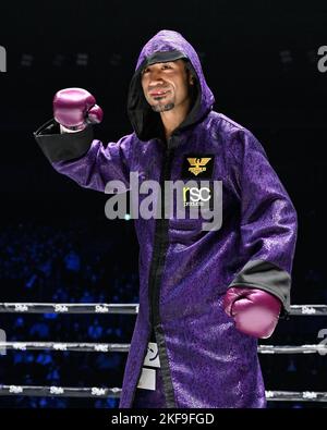Saitama, Japan. 1st Nov, 2022. Champion Shuichiro Yoshino (purple gloves) and challenger ...