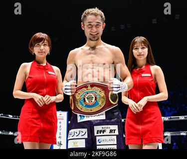 Saitama, Japan. 1st Nov, 2022. Champion Shuichiro Yoshino (purple gloves) and challenger ...