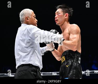 Saitama, Japan. 1st Nov, 2022. Champion Shuichiro Yoshino (purple gloves) and challenger ...