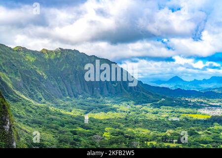 Colorful Nuuanu Pali Outlook Green Koolau Mountain Range Oahu Hawaii ...