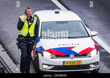 Zuidbroek - Police at the scene of an accident on the A7 in Zuidbroek ...