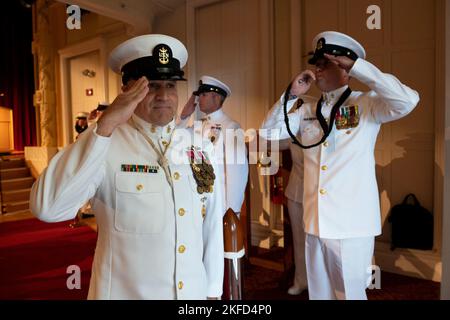 ANNAPOLIS, Md. (Sept. 8, 2022) Master Chief Petty Officer of the Navy (MCPON) James Honea’s wife ...