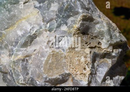 Naturally formed geological formation shale close-up Stock Photo - Alamy