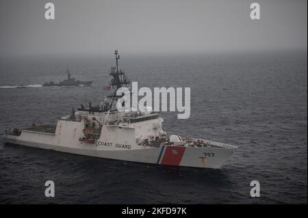 USCGC Midgett (WMSL 757) and Singapore Naval ship MSRV Bastion conduct ...