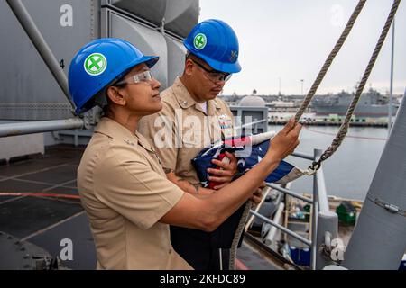 SAN DIEGO (Sep. 9, 2022) Cryptologic Technician (Collection) 1st Class ...