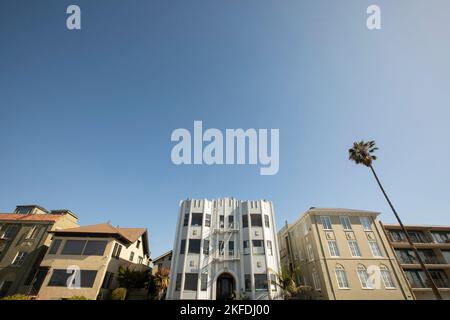 Afternoon view of dense housing buildings in downtown Oakland ...