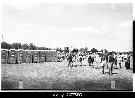 FESTIVAL LOOS, URINALS, TOILETS, GLASTONBURY 1993: The infamous Gents ...