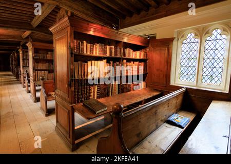The Chained Library in Wells Cathedral, where valuable and historic ...