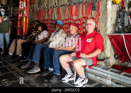 Army Veterans from the 44th Engineer Battalion visit the 139th Airlift ...