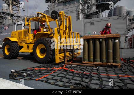 220916-N-VS068-1198 PACIFIC OCEAN (Sept. 16, 2022) – Sailors transport ...