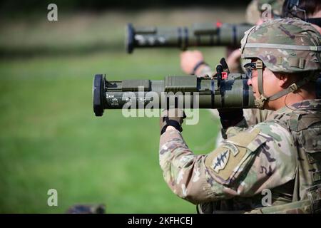 M136 AT4 Light Anti-tank Weapon Primary function: Anti-armor, gun ...