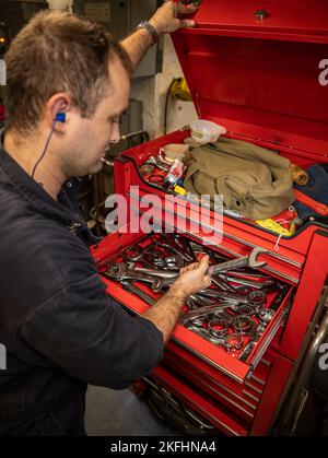 The Main Operations Room (Ops Room) on board the Royal Navy Type 45 ...