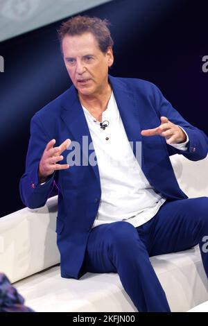 Cologne, Germany. 19th Nov, 2022. Singer Doreen Steinert comes to the ...