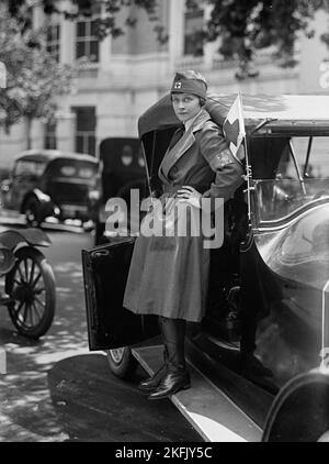 Red Cross Motor Corps - Groups, 1917 Stock Photo - Alamy