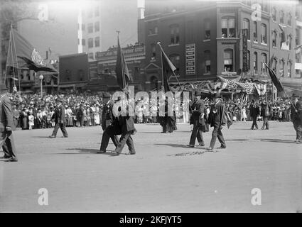 Preparedness Parade - G.A.R. Units in Parade, 1916 Stock Photo - Alamy