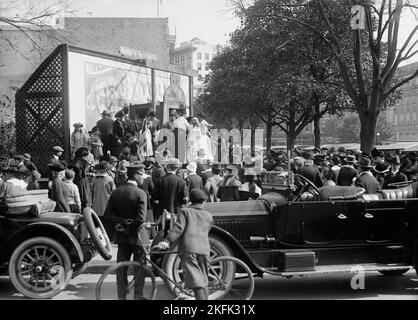 Liberty Loans - Liberty Bell, Replica, 1917 Stock Photo - Alamy