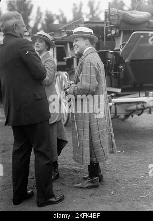 Horse Shows - Judge Moore And Mrs. Hitt, 1916 Stock Photo - Alamy