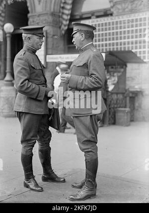WW1 World War I - Commandant and Officers iat a school of instruction ...