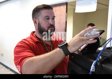 Travis Barnett, an ENGlink support specialist from the Jacksonville ...