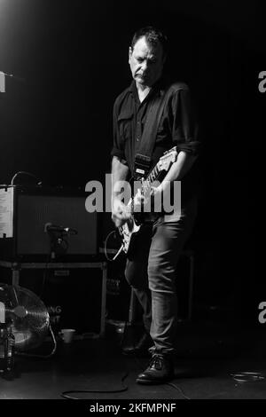 David Gedge vocalist with The Wedding Present - live in concert at The ...