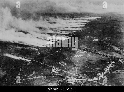 Gas WW1 The Somme France First World War Vintage World War 1 Captured ...