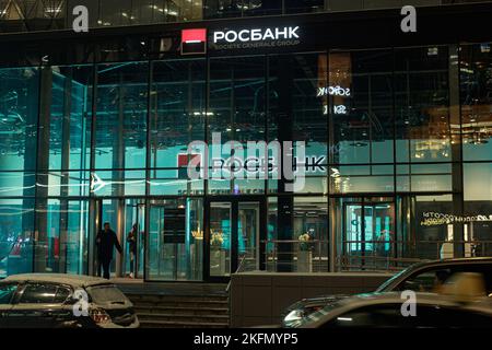 Moscow, Russia. 17th Nov, 2022. Logos of H&M and UniQlo seen on the ...