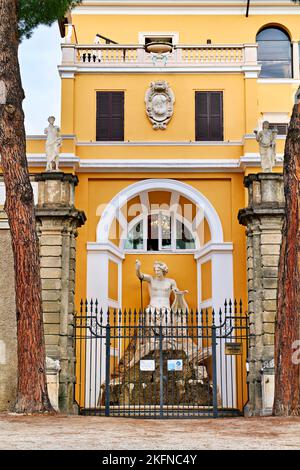 Fencing of Palazzo Barberini, Rome, Italy Stock Photo - Alamy