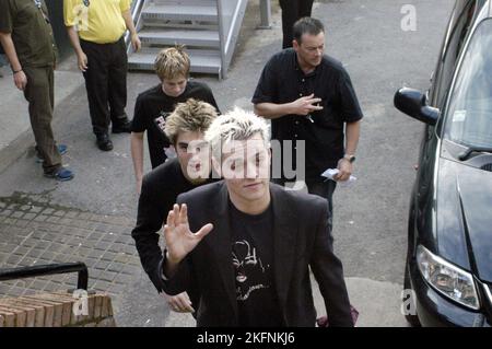 YOUNG MATT WILLIS, BUSTED, 2003: A young Matt Willis from BUSTED at the ...