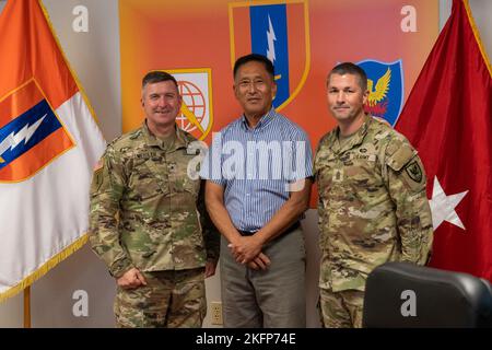 Command Team of 311th Signal Command visits USACISA-P, and recognizes ...