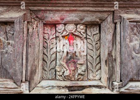 Traditional Nepali wood carving Stock Photo - Alamy