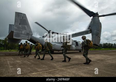 Philippine Marines board an MV-22B Osprey during Marine Aviation ...