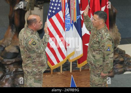 Gen. Andrew P. Poppas, commanding general of U.S. Army Forces Command ...