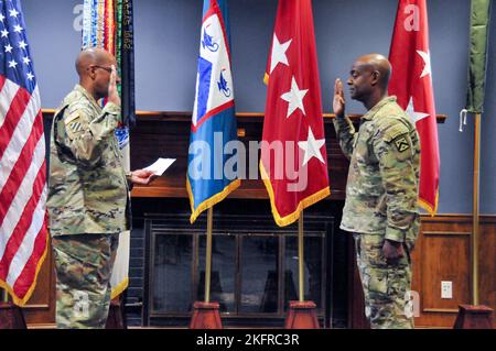 Lt. Gen. Milford H. Beagle Jr. (left) assumes command of the U.S. Army ...