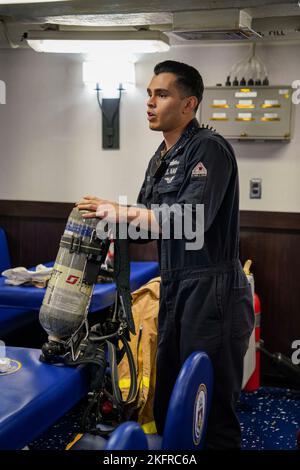 SAN FRANCISCO (Oct. 4, 2022) – Damage Controlman 2nd Class Oscar Garcia ...