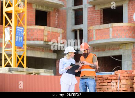 Relationships between construction clients and participants of building ...