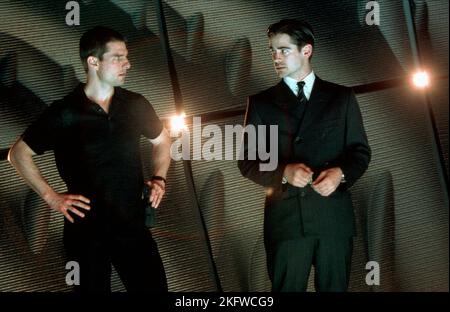 Tom Cruise and Colin Farrell / Minority Report / 2002 directed by ...