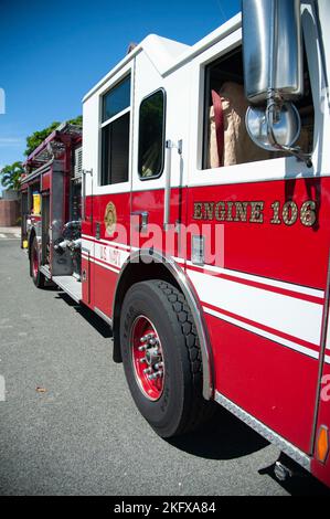 221013-N-XM133-0002 JOINT BASE PEARL HARBOR-HICKAM, Hawaii (Oct. 13 ...