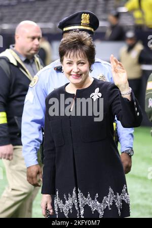 New Orleans Saints owner Gayle Benson leaves a conference room during ...