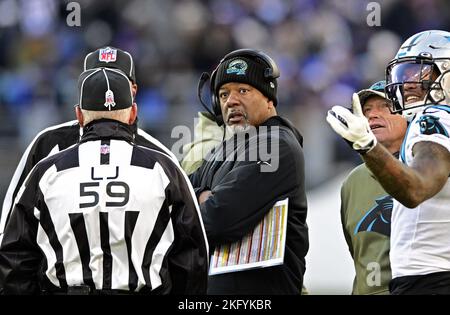 Line judge Rusty Baynes (59) walks up the field during an NFL football ...