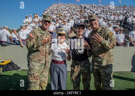 (from left to right) 4th Infantry Division G-3 operations Sergeant ...