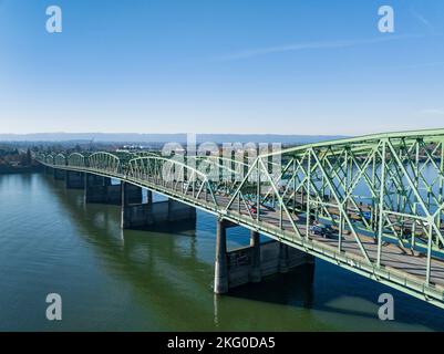 I-5 Bridge over the Columbia River connecting Portland, Oregon with ...