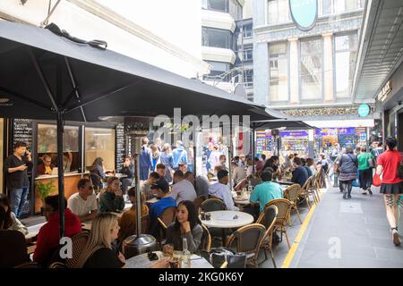 Melbourne Victoria 2022, diners eating and having coffee in Degraves ...