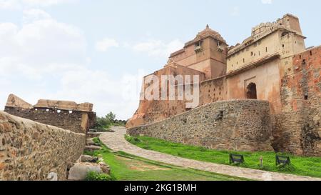 View of Badal Palace of Kumbhalgarh Fort, Rajasthan, India Stock Photo ...
