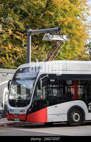 electric bus of the Koelner Verkehrs-Betriebe KVB at a charging station ...
