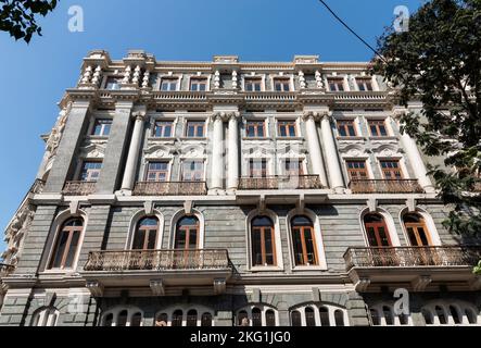Zara store building, Flora Fountain, Hutatma Chowk, Mumbai, Maharashtra ...