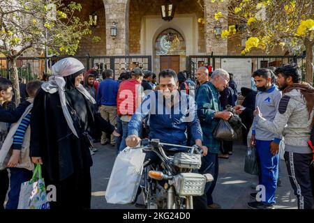Ramadan food distribution in Emir Assaf mosque, Lebanon Stock Photo - Alamy
