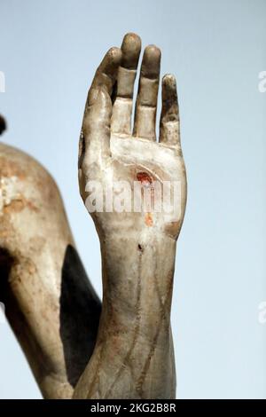 Christ showing his wounds wood statue Bavaria 1515 -1520 in the Louvre ...