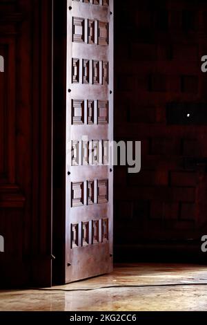 Malaga cathedraL. Open church door. Spain Stock Photo - Alamy
